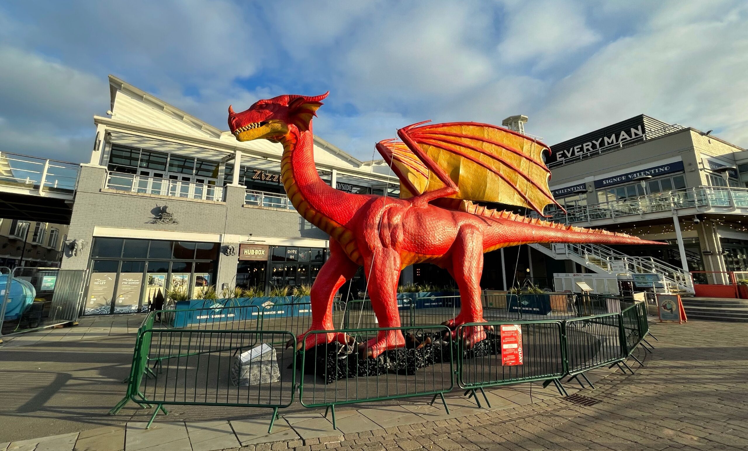 Huge animatronic dragon has arrived in Mermaid Quay - It's On Cardiff