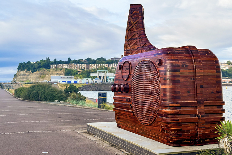 New Sculpture “Radio Flat Holm” Links Cardiff Bay Barrage to Island ...